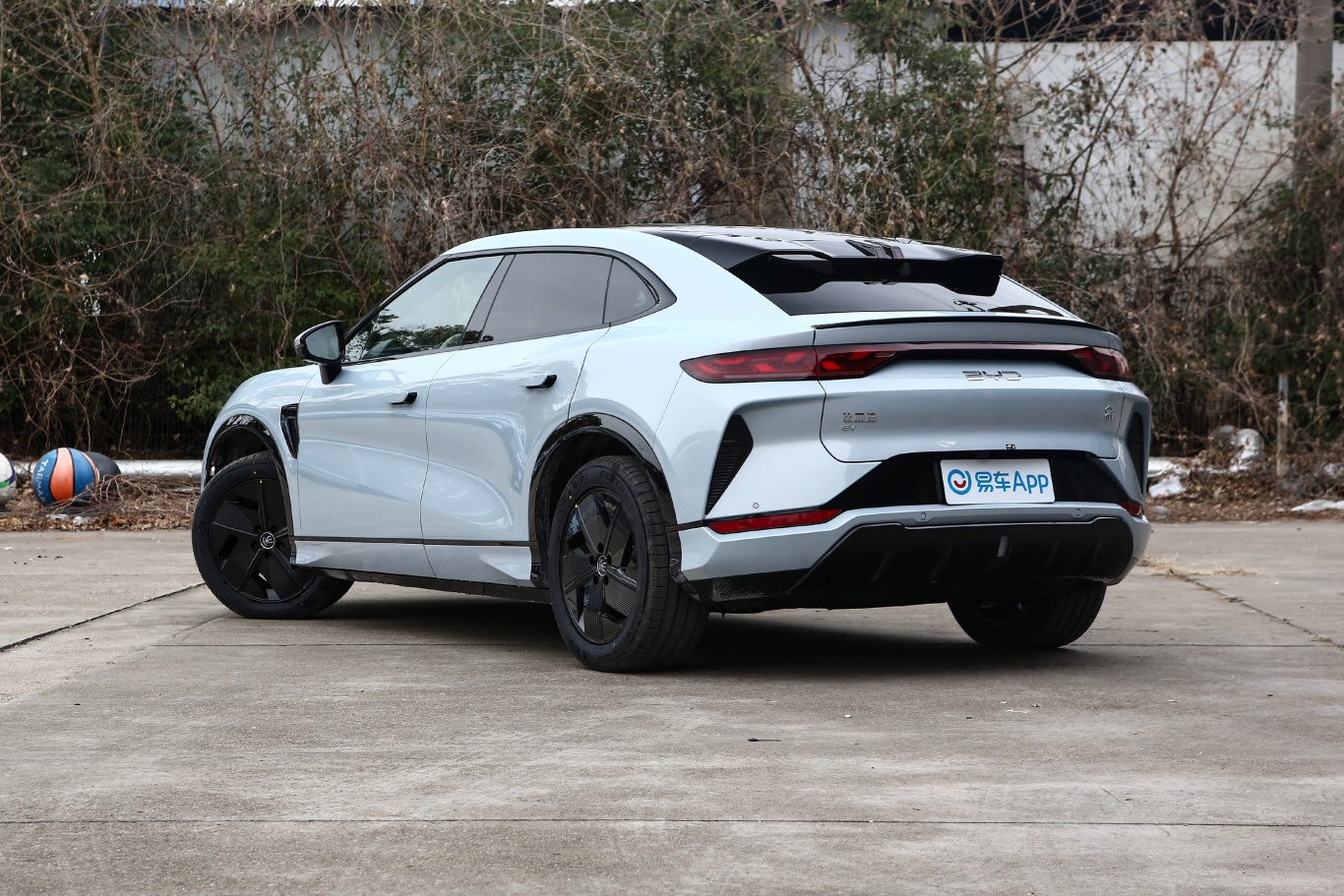 【宋L EV550km 后驱超越型侧后45度车头向左水平图片-汽车图片大全】-易车