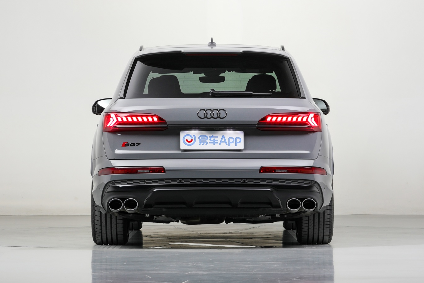 【奥迪SQ74.0T 暗夜骑士版正后水平图片-汽车图片大全】-易车