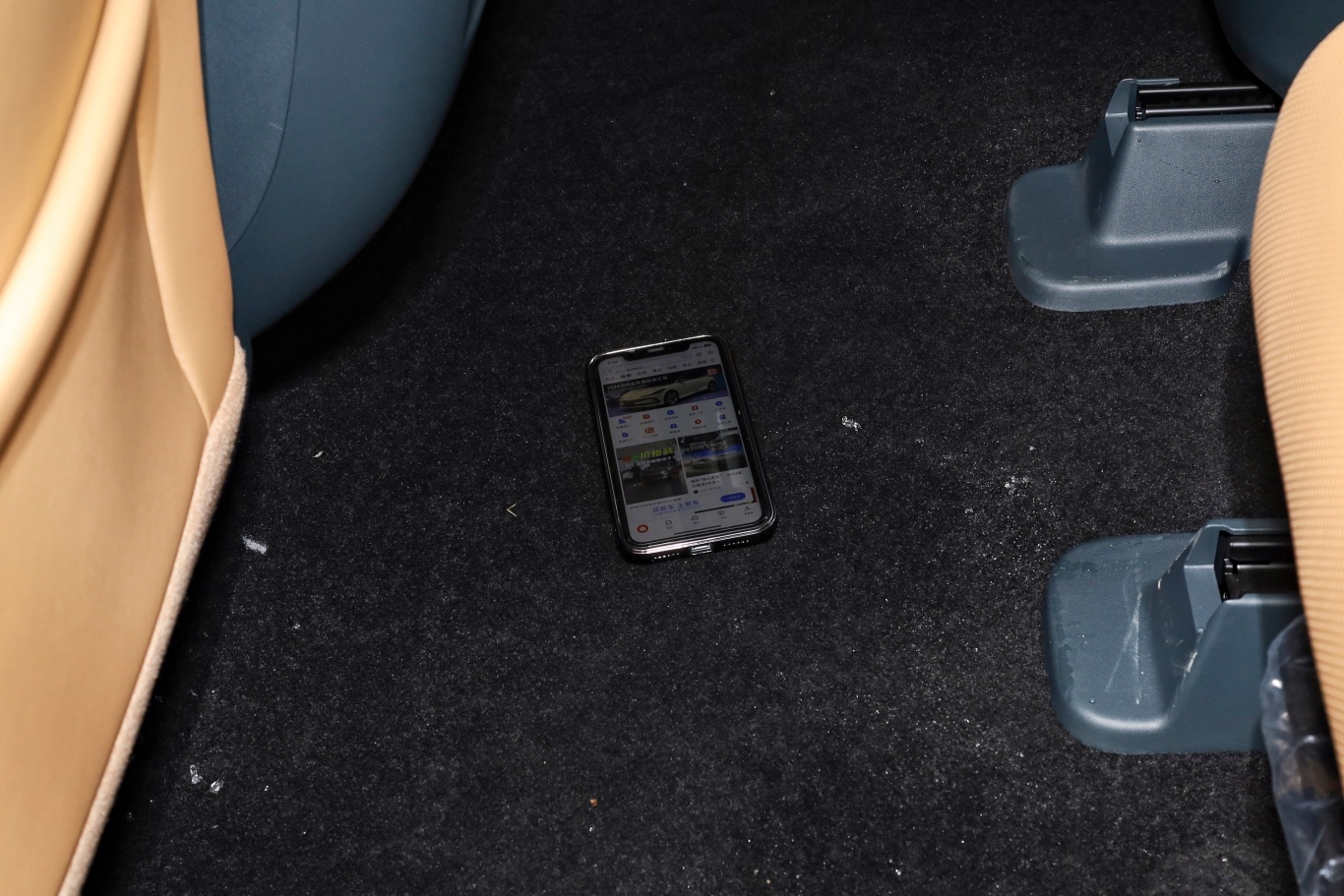 【传祺E8新能源2.0L 150km PRO后排地板中间位置图片-汽车图片大全】-易车