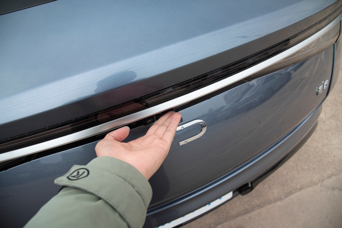 【海豹DM-i 荣耀版 1.5L 121km 尊贵型后备厢图片-汽车图片大全】-易车