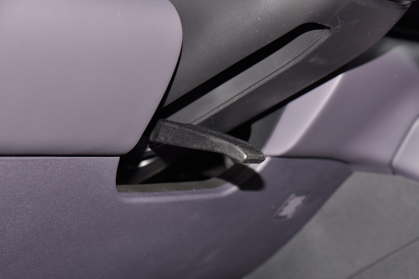 【零跑C10纯电版 530km 530智享版方向盘调节图片-汽车图片大全】-易车