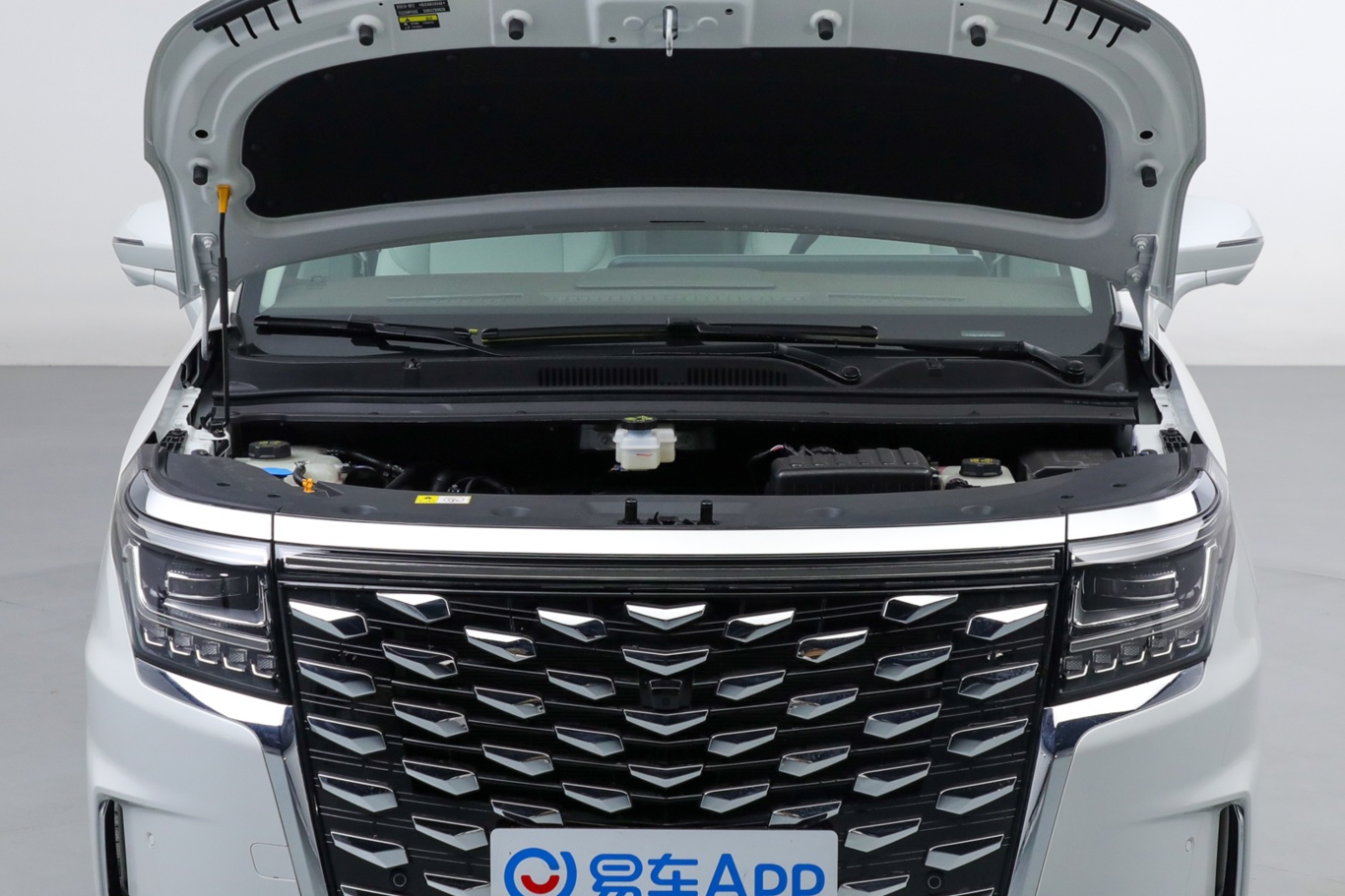 【瑞风RF8 PHEV智聆版 1.5T 150km 旗舰型前舱整体图片-汽车图片大全】-易车