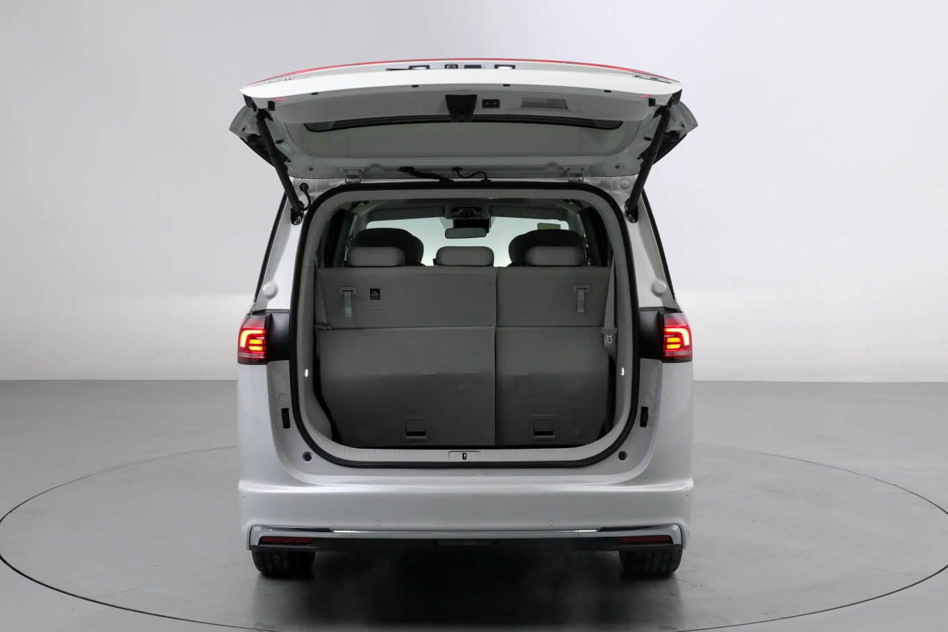 【瑞风RF8 PHEV智聆版 1.5T 150km 旗舰型后备厢图片-汽车图片大全】-易车