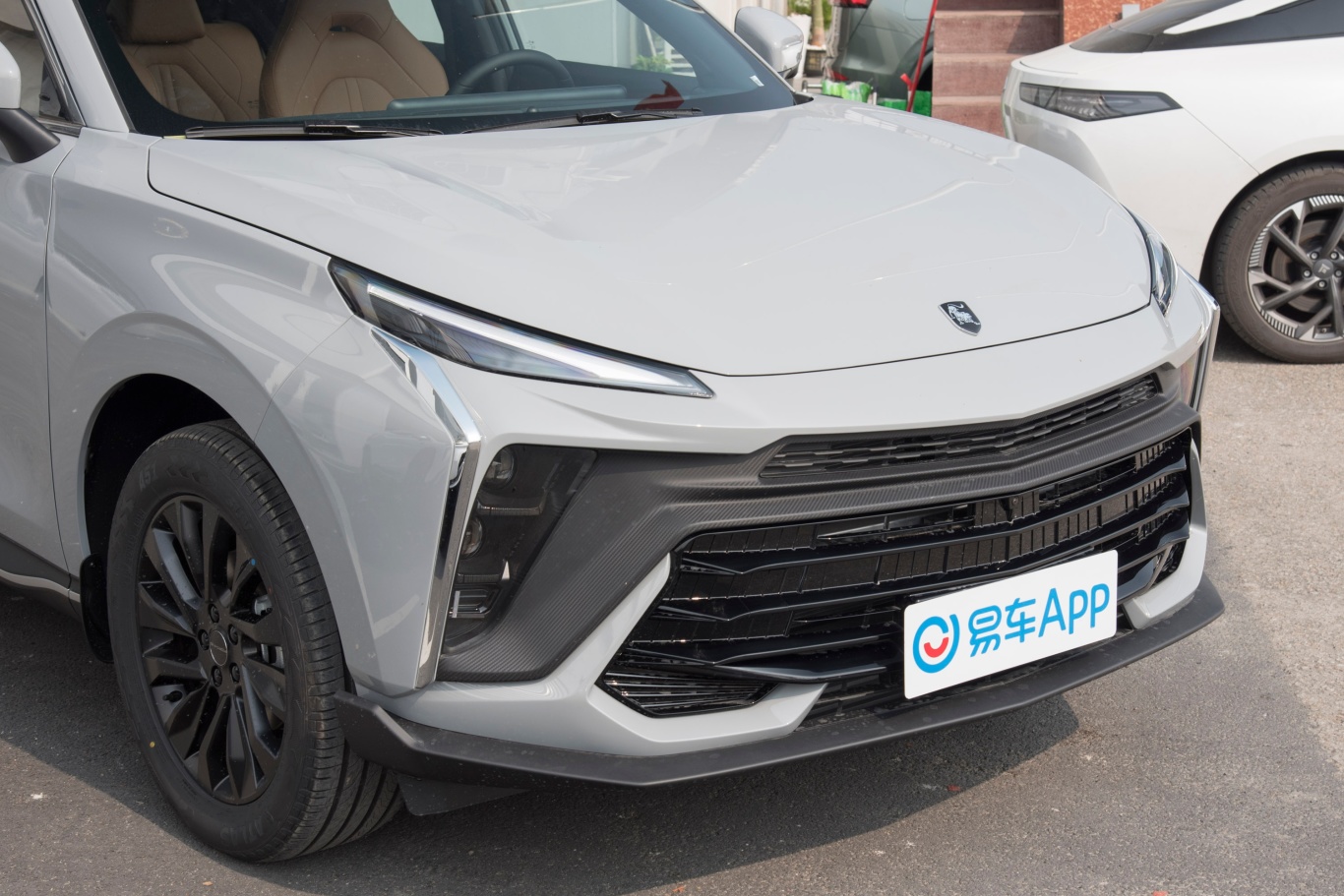 【风行T5 EVO狂飚版 1.5T 马赫星耀款前格栅侧俯拍图片-汽车图片大全】-易车