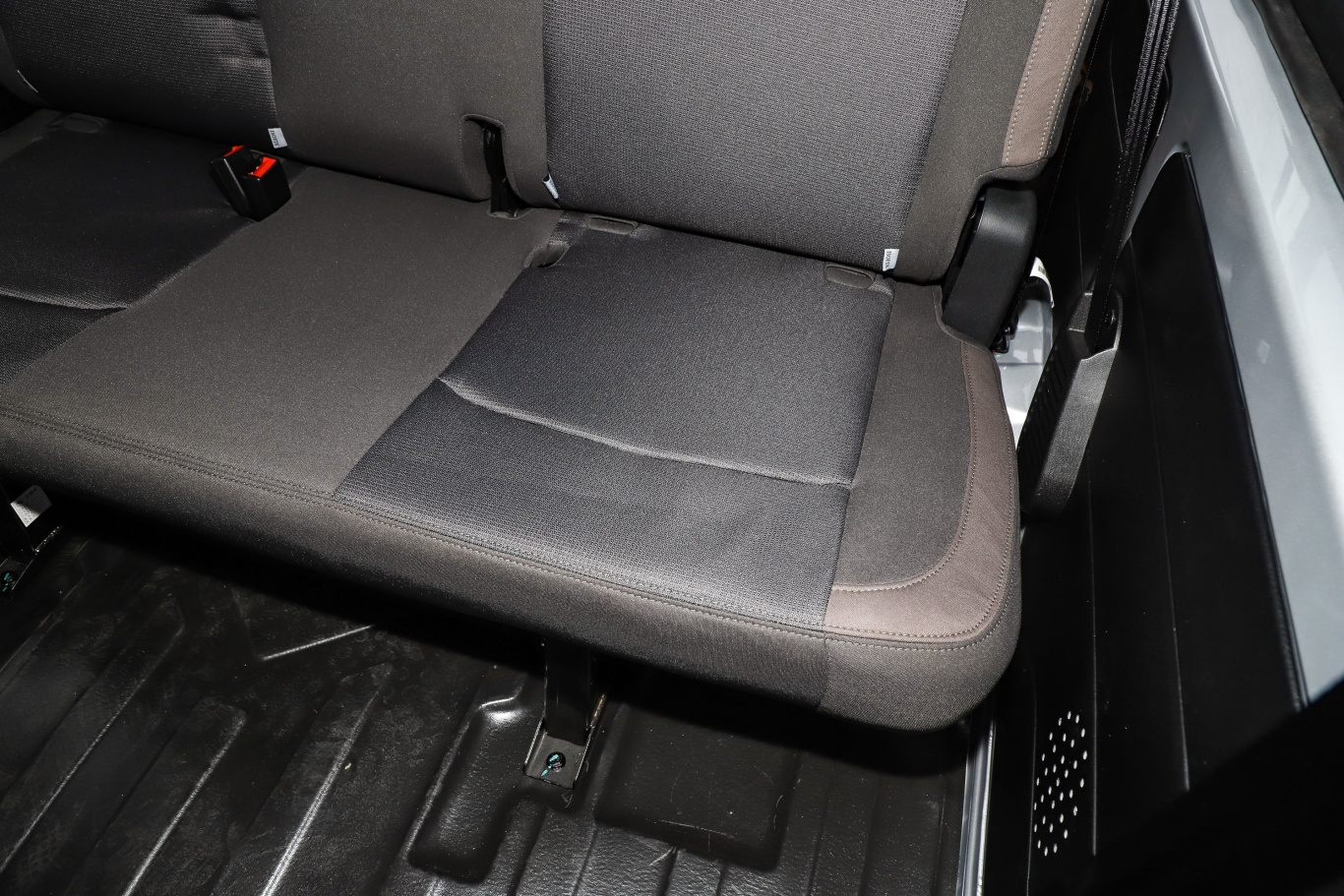 【东风小康C36II1.5L 标准型 7座后排空间图片-汽车图片大全】-易车