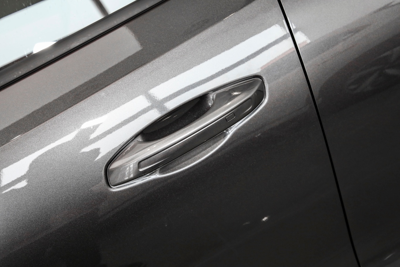 【长安UNI-Z新能源蓝鲸智电iDD 1.5L 125km 卓越型驾驶员侧前门把手图片-汽车图片大全】-易车