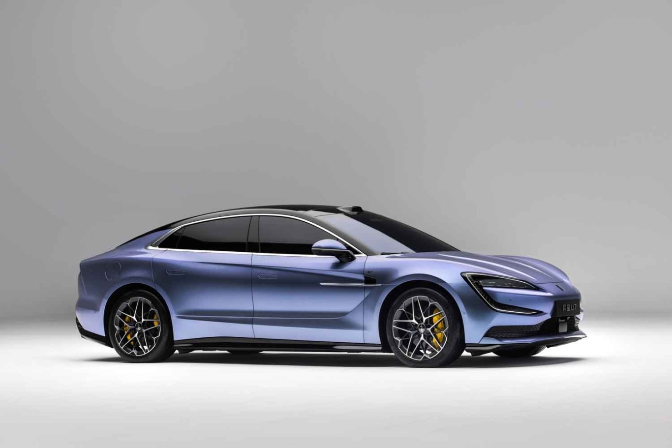 【仰望U7纯电版 720km 旗舰版 4座图片-汽车图片大全】-易车