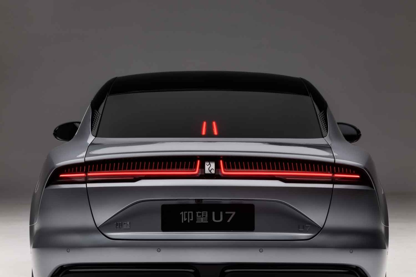 【仰望U7纯电版 720km 旗舰版 4座图片-汽车图片大全】-易车