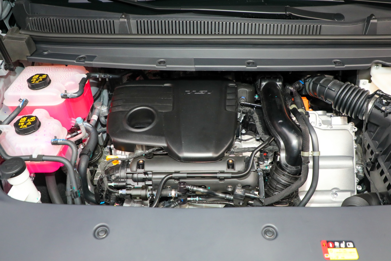 【大家7超混 1.5T 230km 超长续航旗舰版 7座发动机特写图片-汽车图片大全】-易车