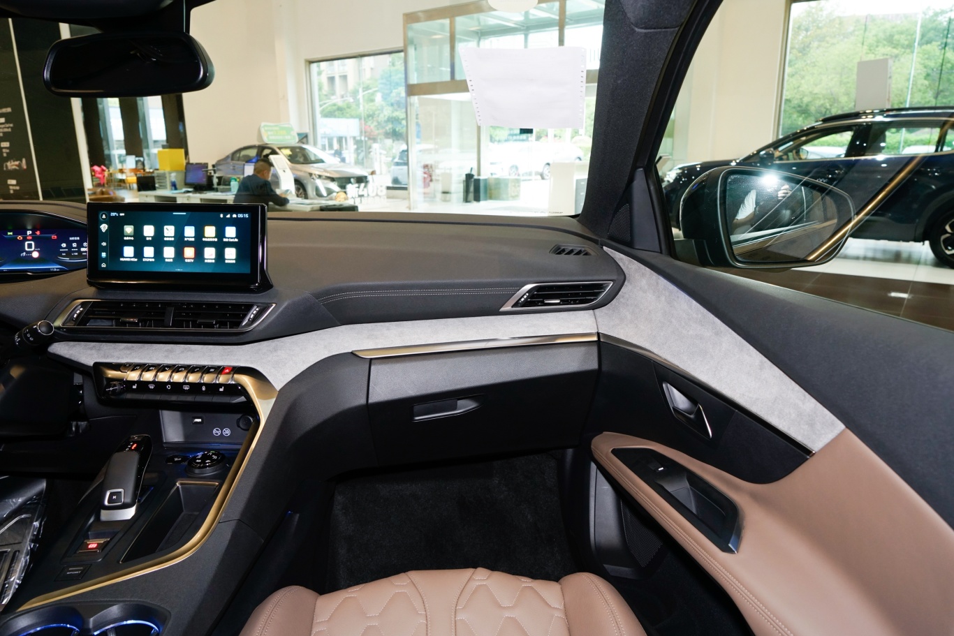 【标致5008改款 400THP 旗舰荣耀版 7座副驾驶位区域图片-汽车图片大全】-易车