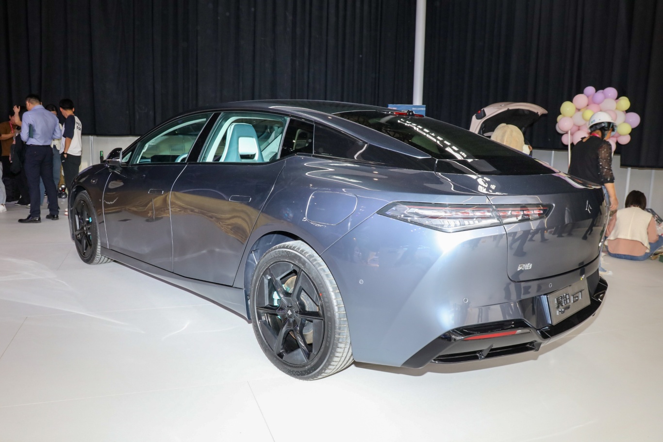 【昊铂GT710km 高阶智驾3L版外观图片-汽车图片大全】-易车