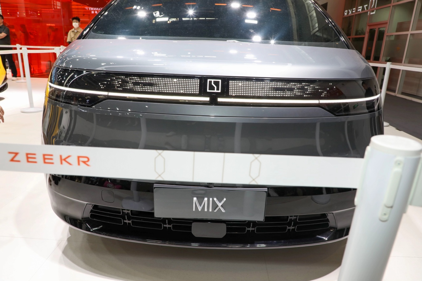 【ZEEKR MIX702km 长续航智驾版图片-汽车图片大全】-易车