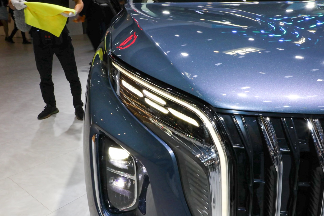 【红旗HS7 PHEV2.0T 100km 四驱旗领版 6座图片-汽车图片大全】-易车