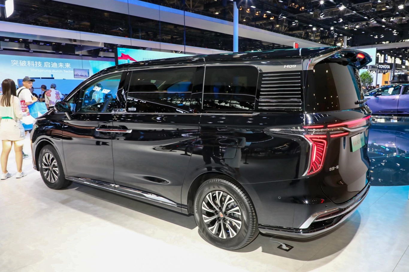 【红旗HQ9 PHEV图片-汽车图片大全】-易车