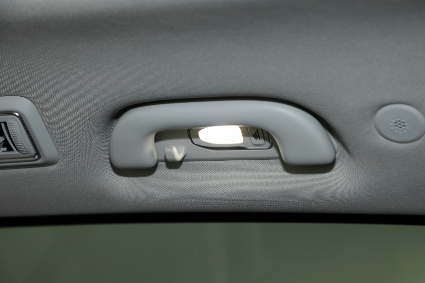 【星海V9青云梯系列 1.5T 200km 尊贵型后排功能图片-汽车图片大全】-易车