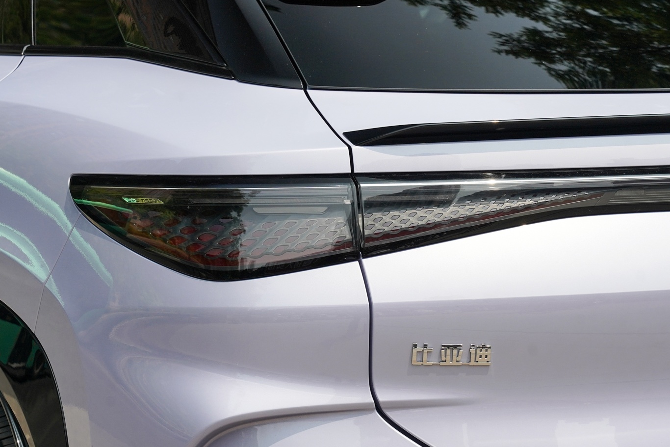 【海狮07EV610km 后驱智航版尾灯侧45度俯拍图片-汽车图片大全】-易车