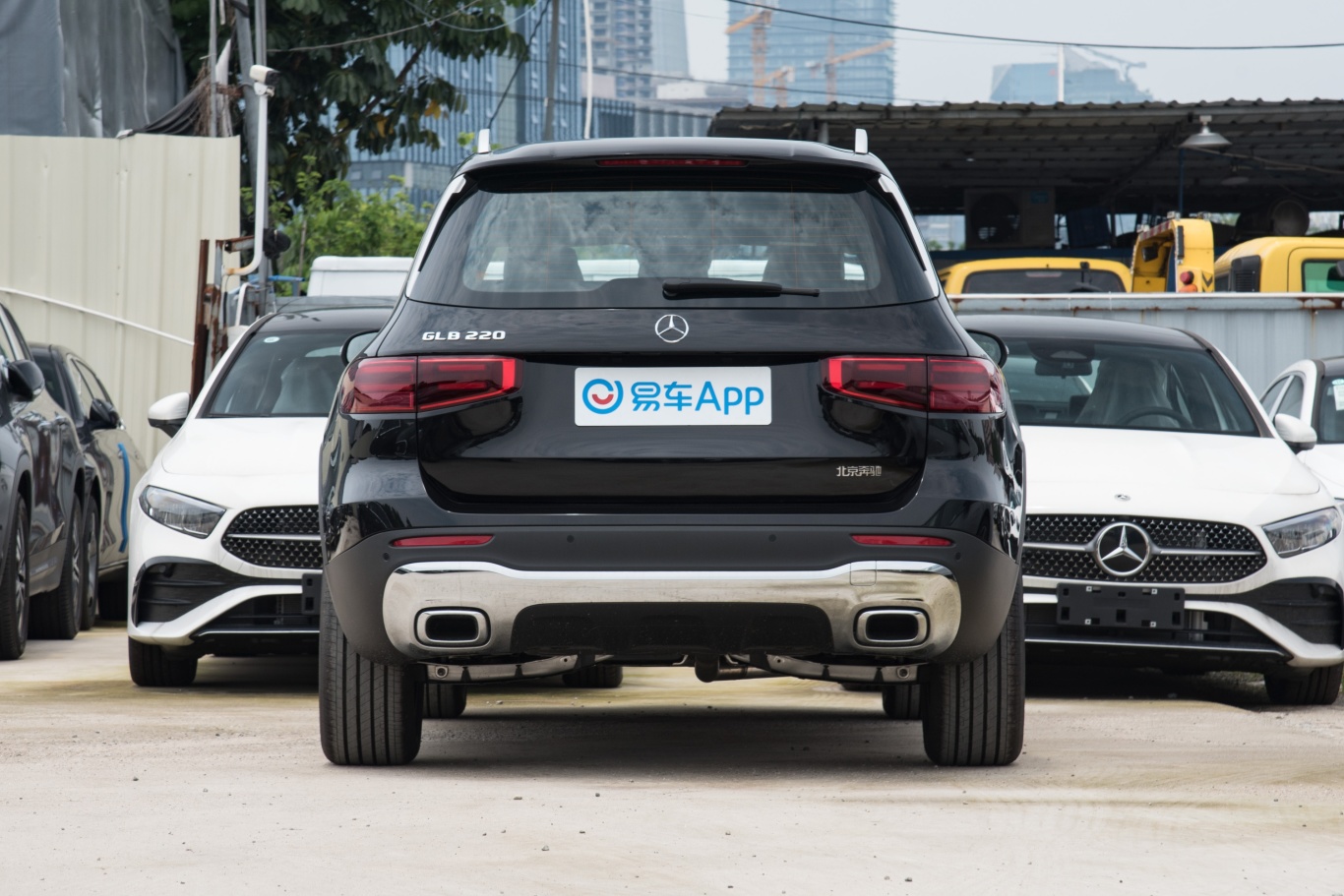 【奔驰GLB改款 GLB 220 时尚型 7座正后水平图片-汽车图片大全】-易车