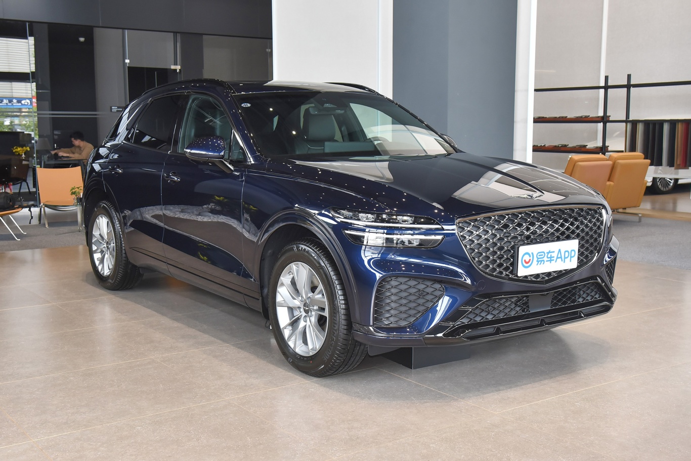 【捷尼赛思GV702.5T 四驱豪华版侧前45度车头向右水平图片-汽车图片大全】-易车