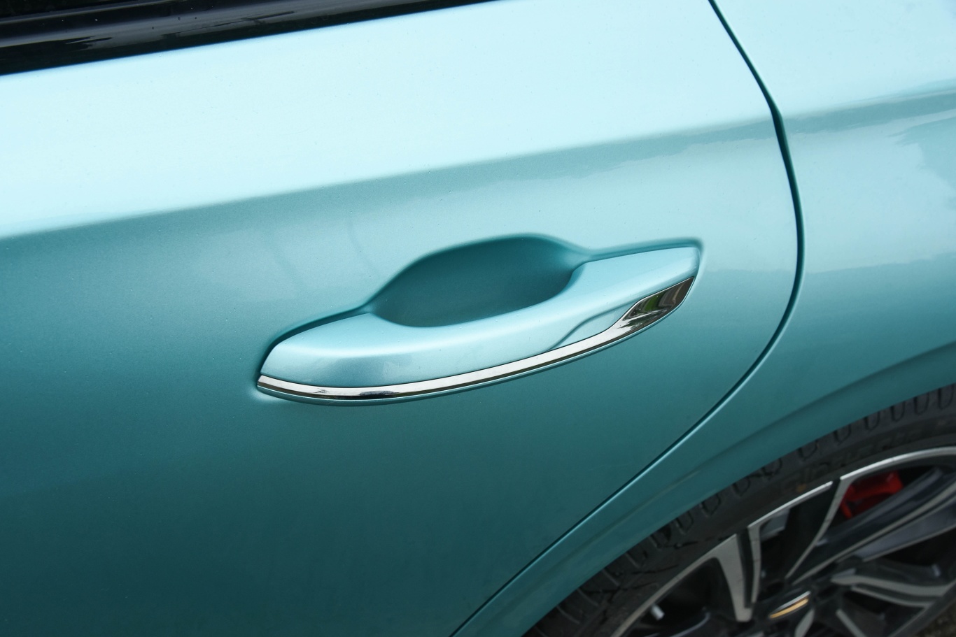 【红旗H62.0T 致臻版驾驶员侧后门把手图片-汽车图片大全】-易车