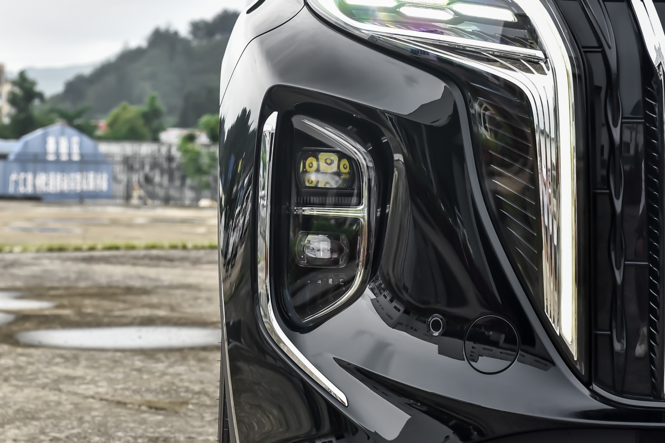 【红旗HS7 PHEV2.0T 100km 四驱旗畅版 6座外观灯组图片-汽车图片大全】-易车