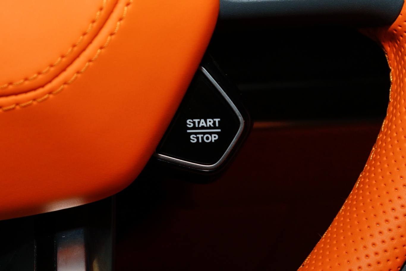 【猛士917增程版 161km 蛟龙战甲钥匙孔或一键启动按键图片-汽车图片大全】-易车