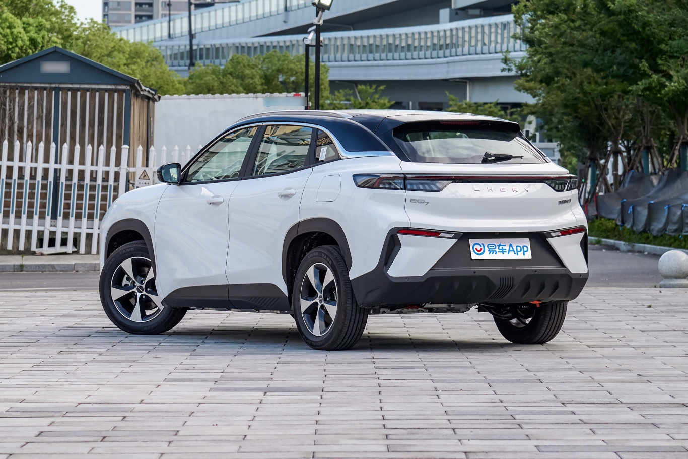 【奇瑞舒享家512km 乐游版侧后45度车头向左水平图片-汽车图片大全】-易车