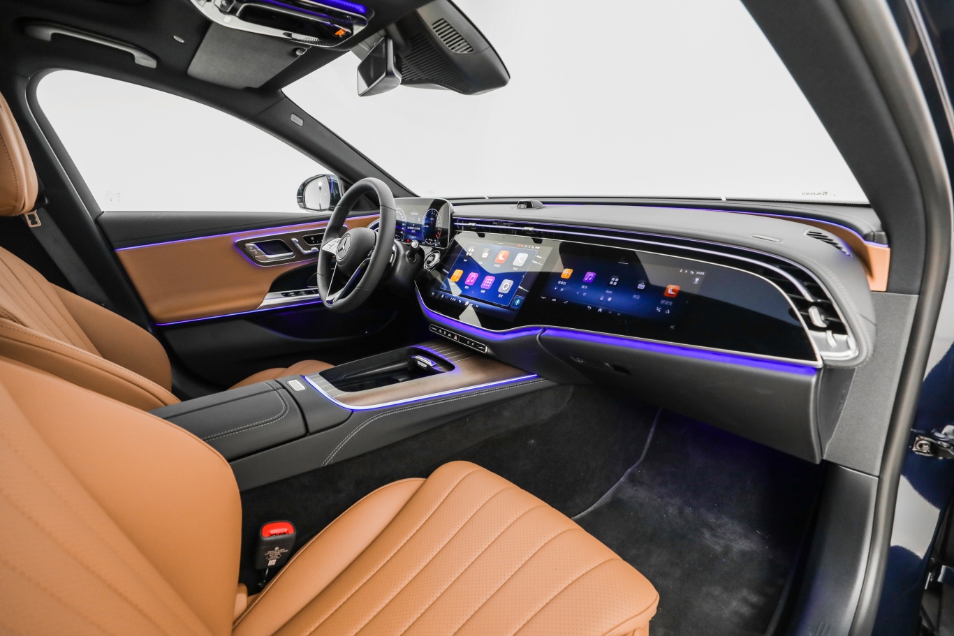 【奔驰E级 插电混动E 350 e L 插电式混合动力轿车内饰全景副驾方向图片-汽车图片大全】-易车