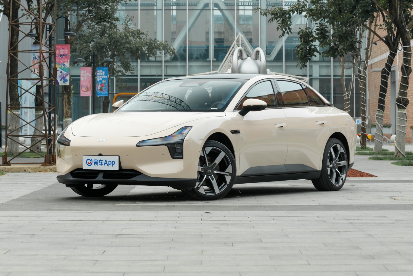 【小鹏MONA M03620km 超长续航版侧前45度车头向左水平图片-汽车图片大全】-易车