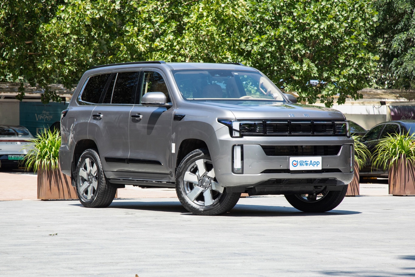 【北京BJ60雷霆152km 1.5T 魔核电驱进阶版 7座侧前45度车头向右水平图片-汽车图片大全】-易车