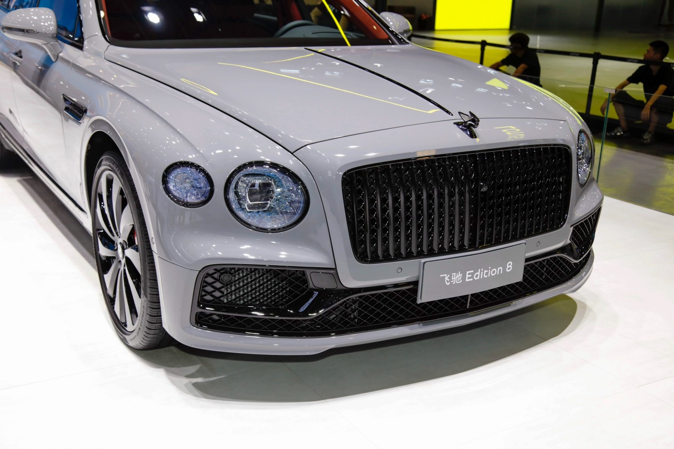 【飞驰4.0T V8 Edition 8外观图片-汽车图片大全】-易车