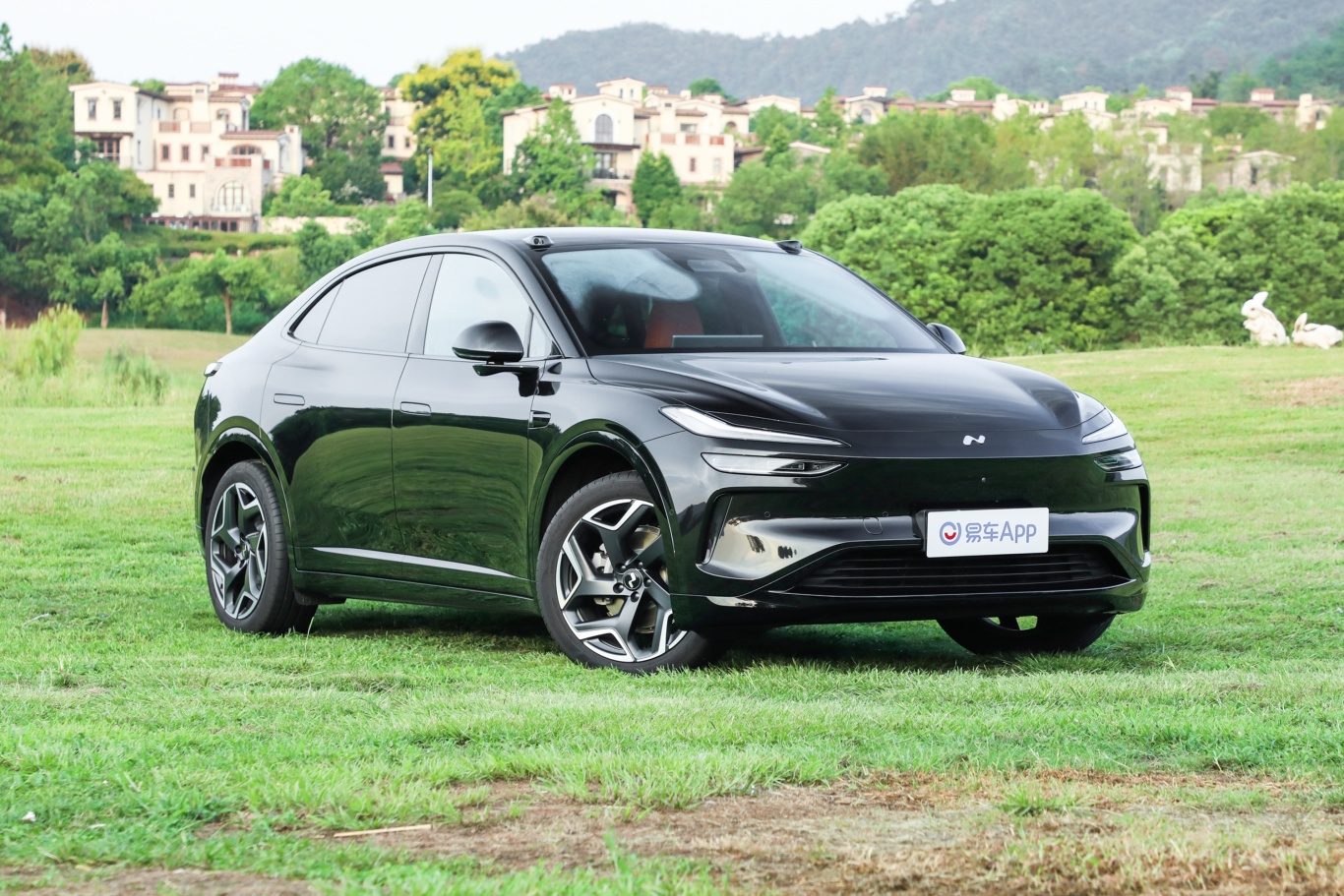 【乐道L60555km 后驱标准续航版侧前45度车头向右水平图片-汽车图片大全】-易车