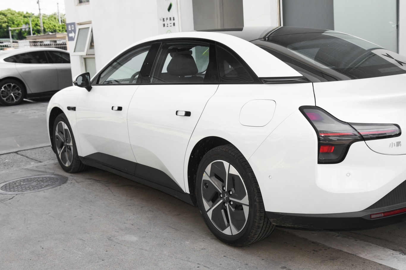 【小鹏MONA M03515km 长续航版外观细节图片-汽车图片大全】-易车