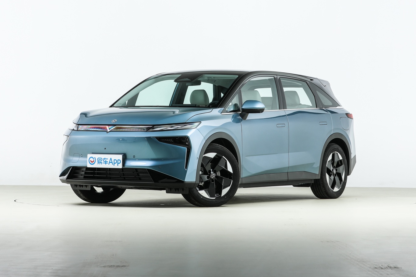 【启辰VX6大平层 520 Max侧前45度车头向左水平图片-汽车图片大全】-易车