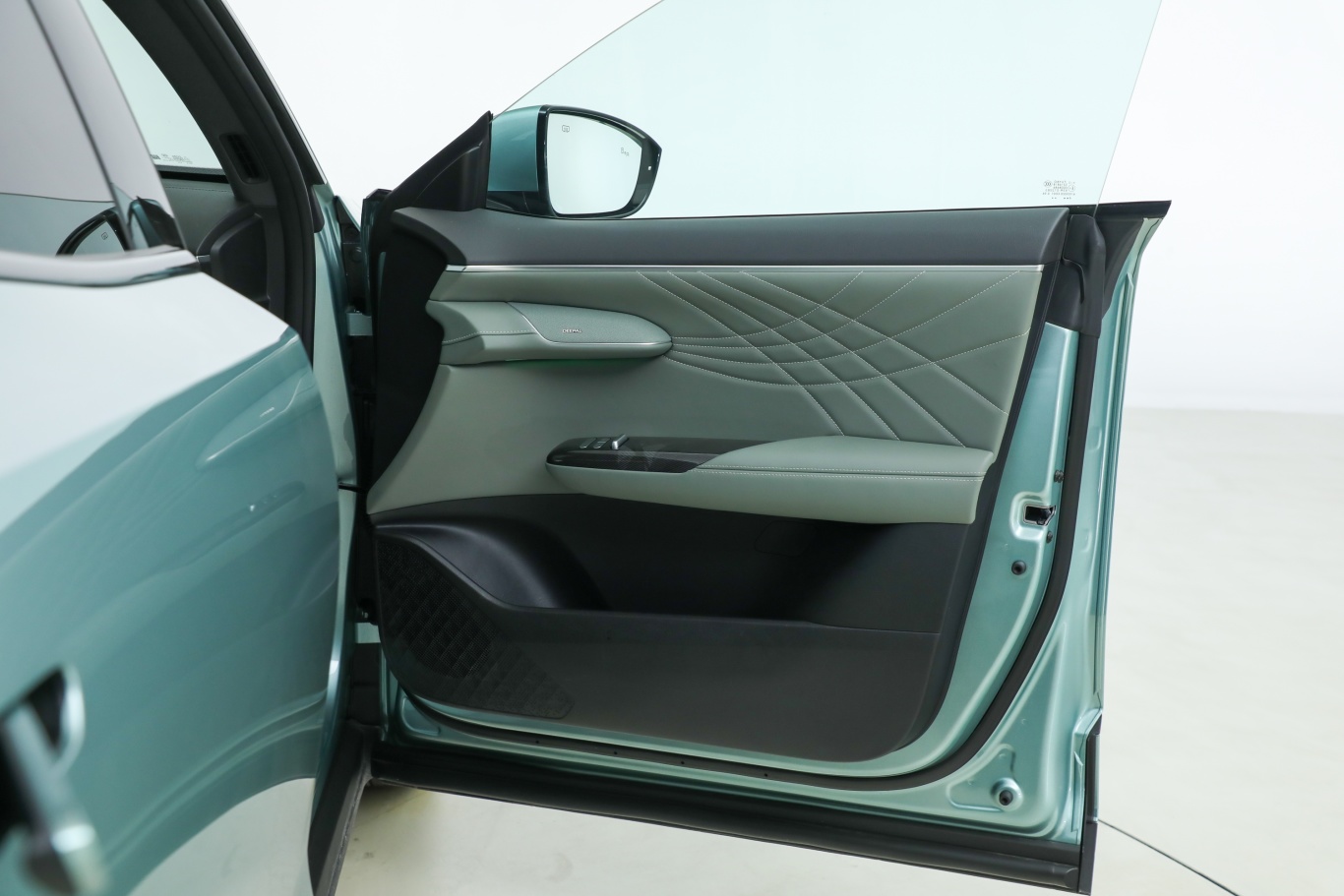 【深蓝S07增程版 215km 215Max乾崑智驾ADS SE版副驾驶位图片-汽车图片大全】-易车