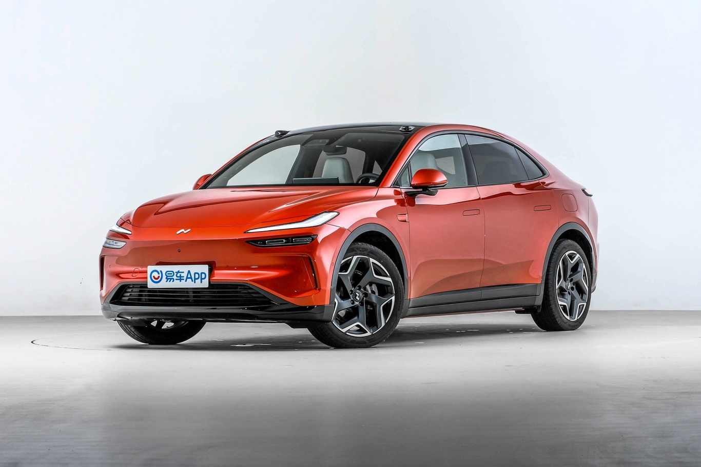 【乐道L60555km 后驱标准续航版侧前45度车头向左水平图片-汽车图片大全】-易车