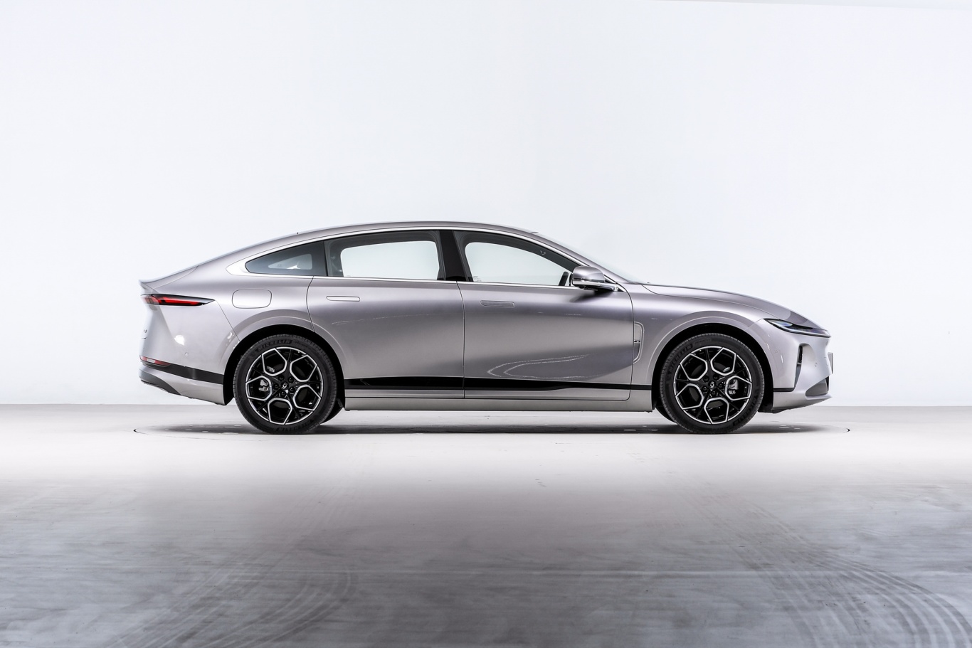 【长安启源A07纯电 真香版 710km 远航型正侧车头向右水平图片-汽车图片大全】-易车