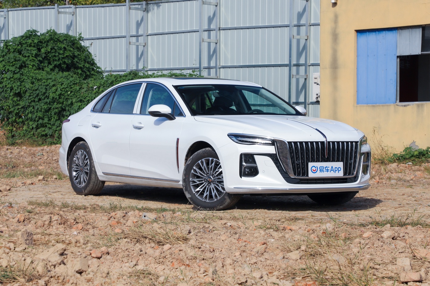 【红旗H51.5T 双离合旗韵版侧前45度车头向右水平图片-汽车图片大全】-易车