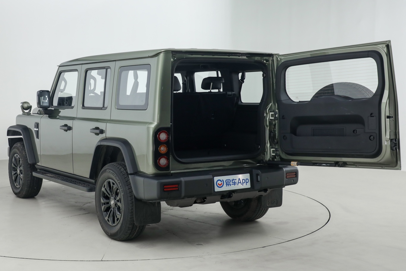 【212 T012.0T 探险家后备厢开启45度侧拍图片-汽车图片大全】-易车