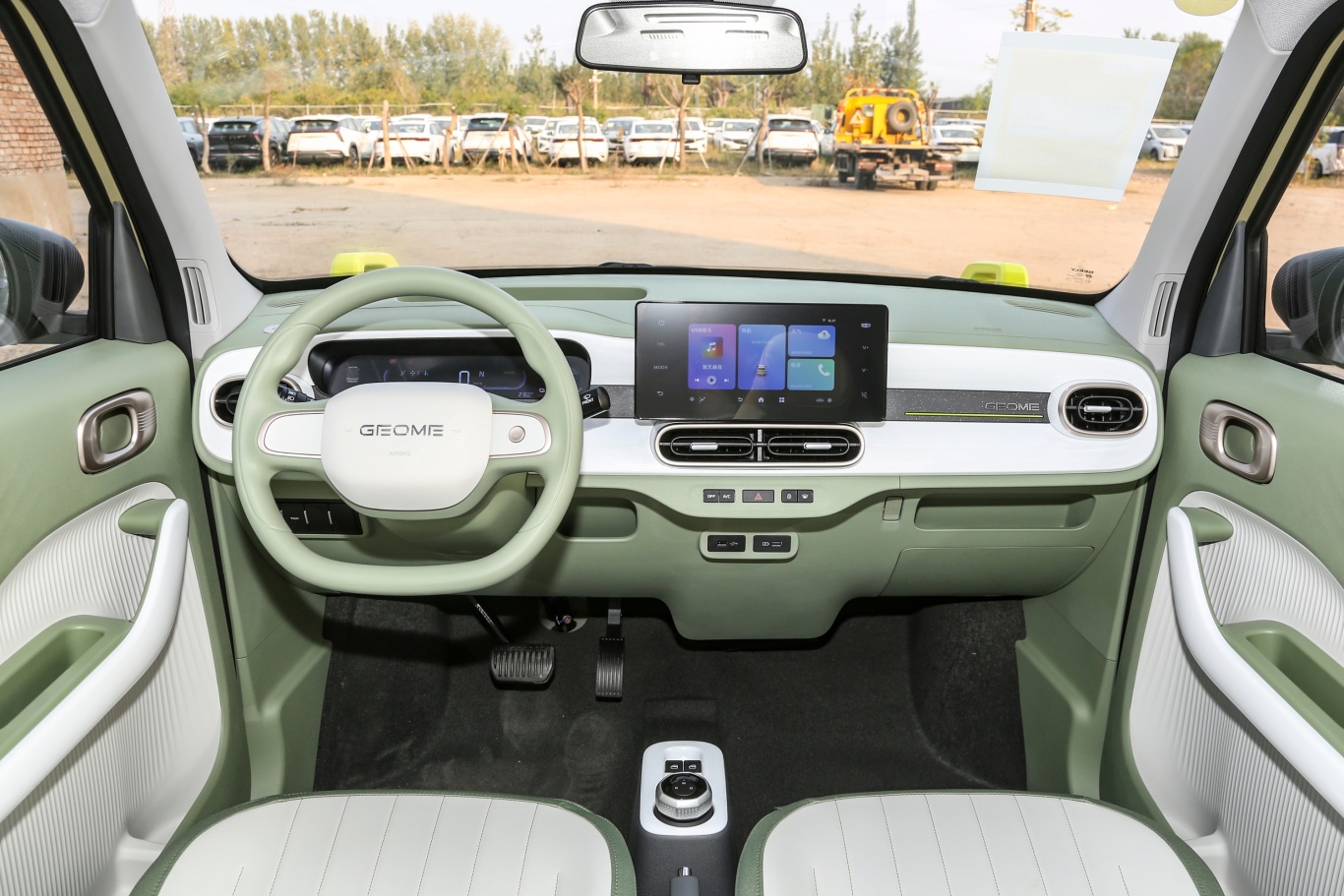 【熊猫210km 熊猫骑士内饰全景正拍图片-汽车图片大全】-易车