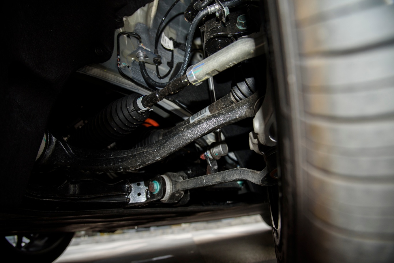 【海豹06GT550km 四驱热浪版左侧前悬架图片-汽车图片大全】-易车