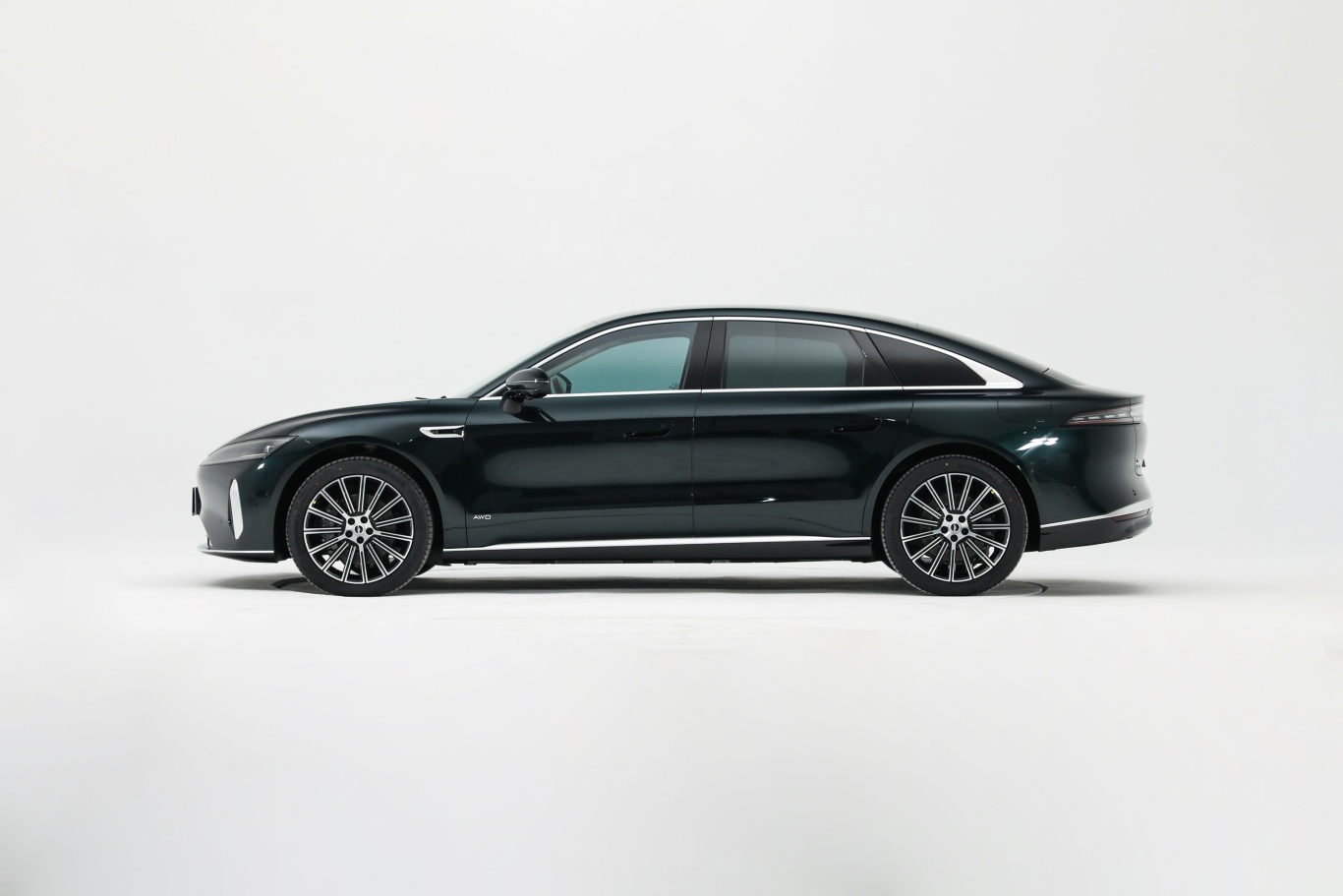 【风云A9L1.5T 前驱260伯牙奢享版正侧车头向左水平图片-汽车图片大全】-易车