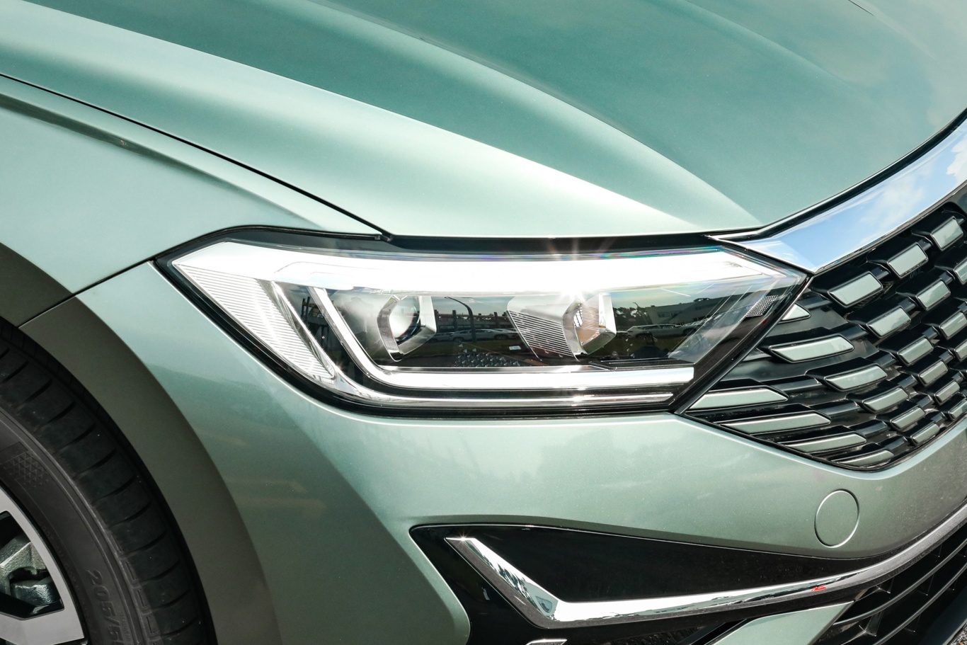 【捷达VA71.4T 超有料版大灯侧45度俯拍图片-汽车图片大全】-易车