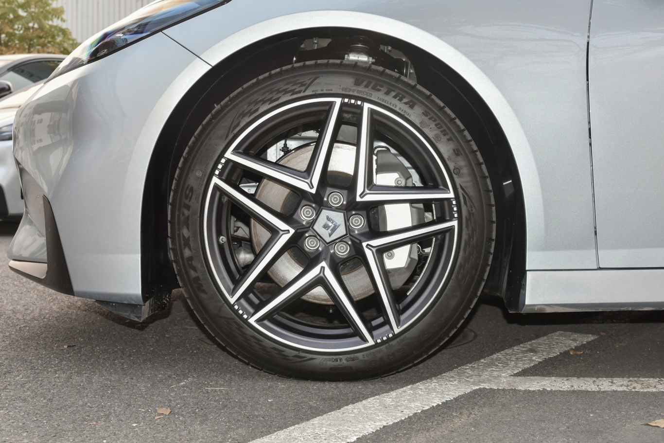 【昊铂GT全球款 710km 特高压智驾版前轮毂造型图片-汽车图片大全】-易车