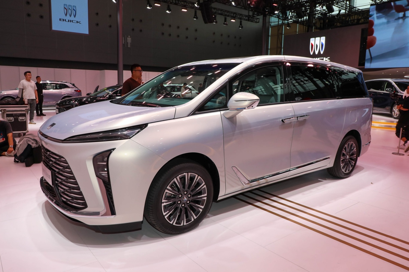 【别克GL8陆尊 2.0T 尊享版图片-汽车图片大全】-易车