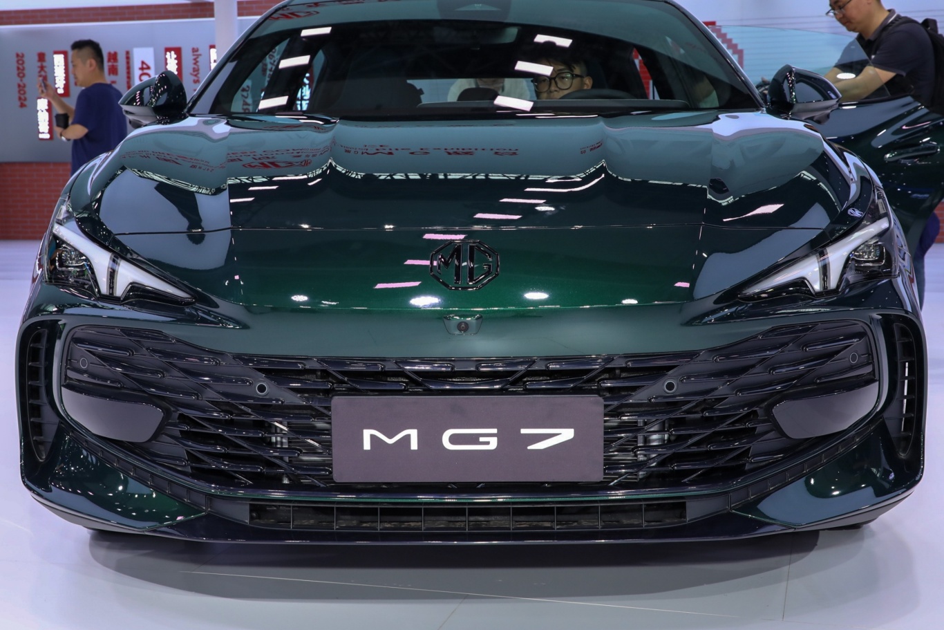 【MG72.0T 自动Trophy+超级智驾版图片-汽车图片大全】-易车