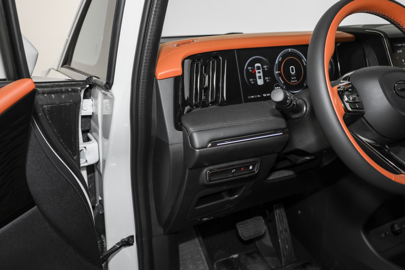 【传祺E9超级快充 2.0T 136km 宗师版主驾驶位图片-汽车图片大全】-易车