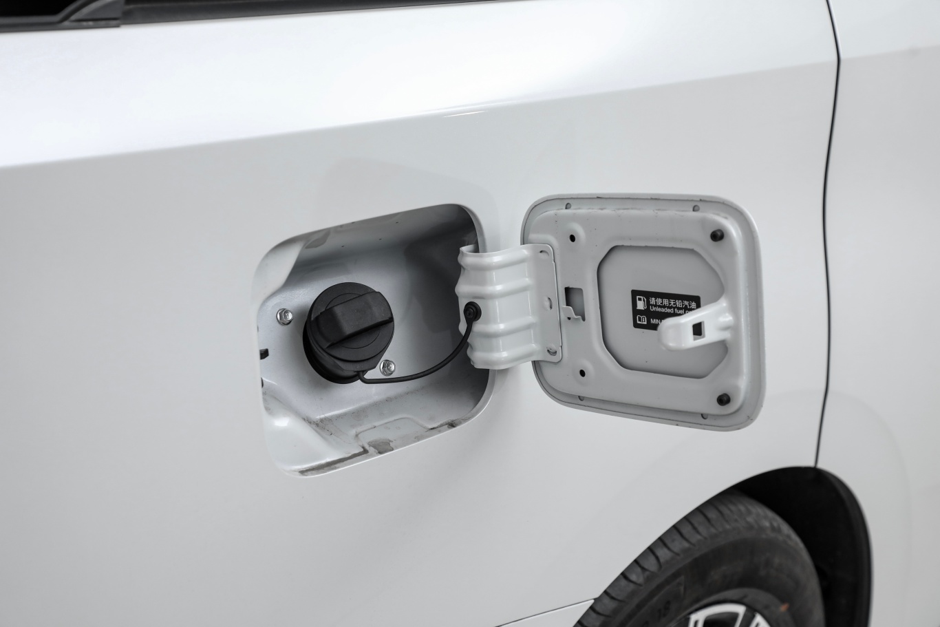 【传祺E9超级快充 2.0T 136km 宗师版加油口图片-汽车图片大全】-易车