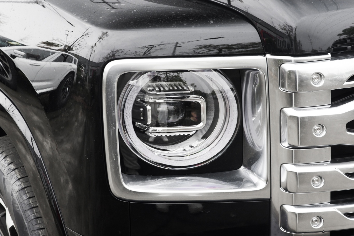 【哈弗H92.4T 拓境版 5座 柴油大灯侧45度俯拍图片-汽车图片大全】-易车