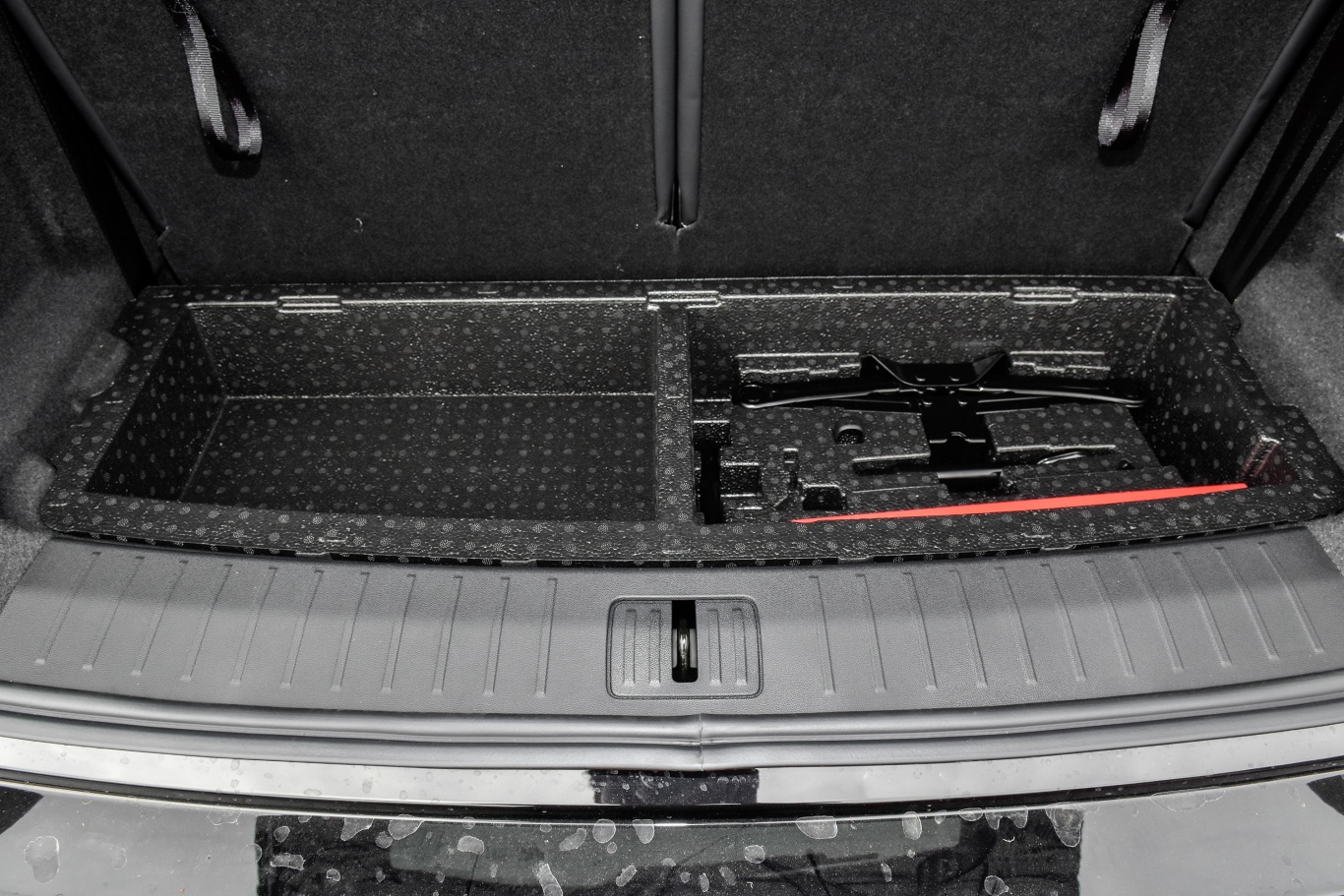 【瑞虎92.0T 自动四驱臻享版 7座随车工具图片-汽车图片大全】-易车