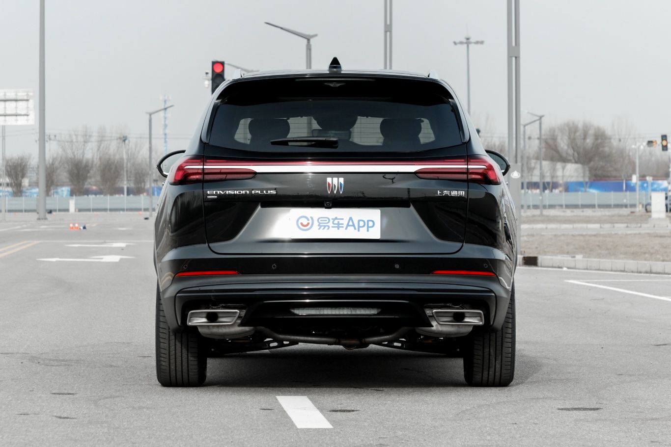 【昂科威Plus昂科威Plus 28T 四驱白金版正后水平图片-汽车图片大全】-易车